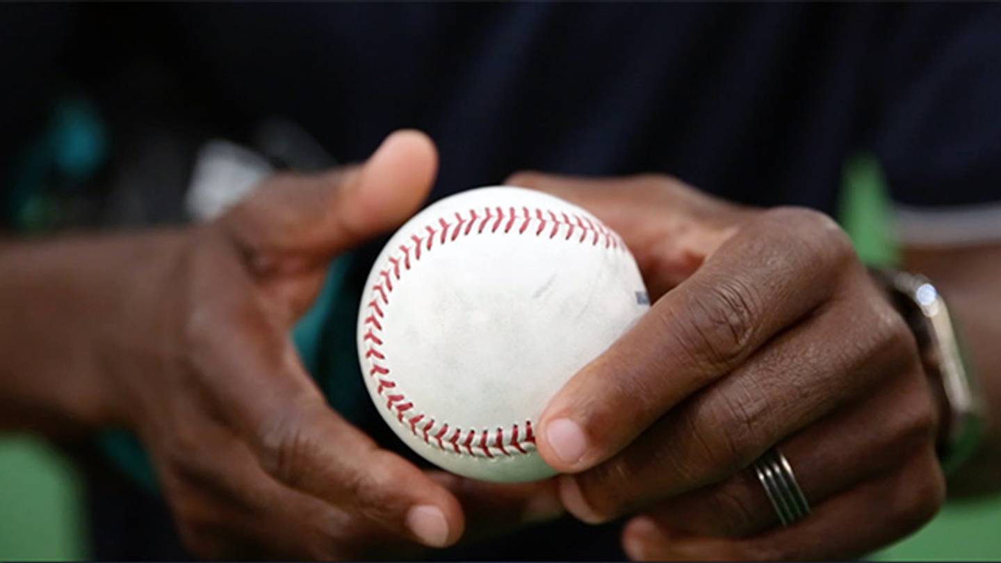 Baseball 101: How to Throw and Catch - SI Kids: Sports News for Kids ...