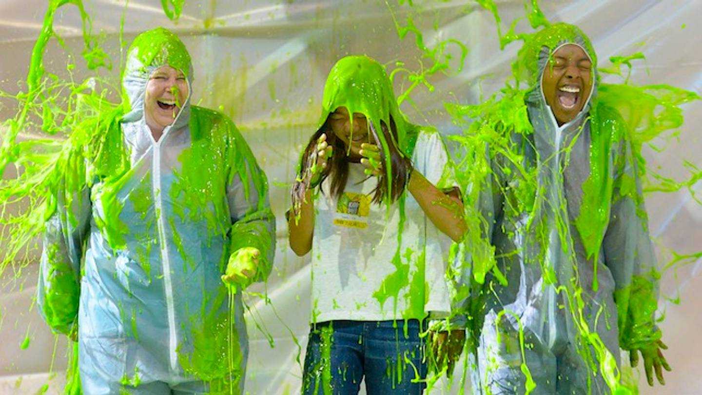 Kid Reporter Tests Slime Ahead of Nickelodeon Awards Show - SI Kids ...