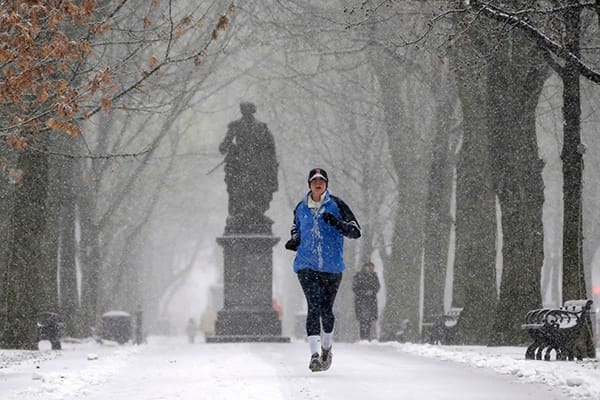 Epic Snow Can't Stop Runners in Boston - SI Kids: Sports News for Kids, Kids Games and More
