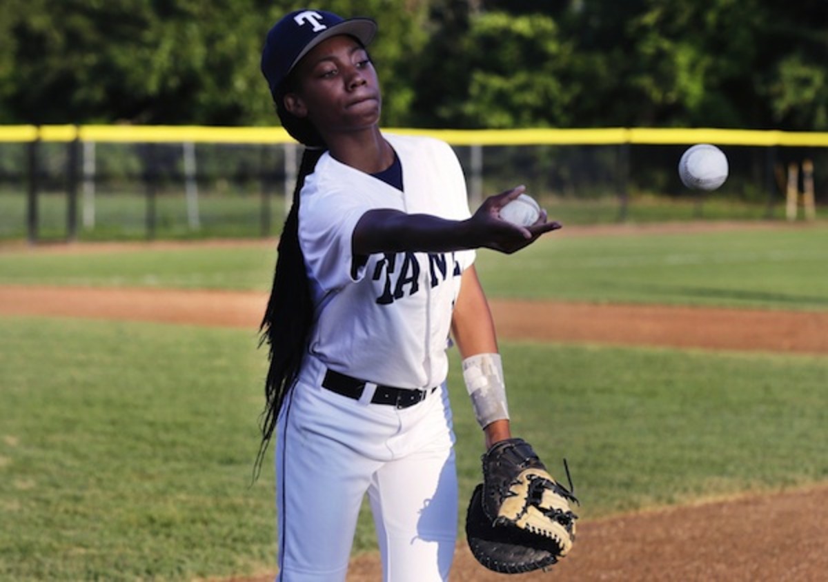 Girl Pitcher Dominates Little League - SI Kids: Sports News for Kids ...
