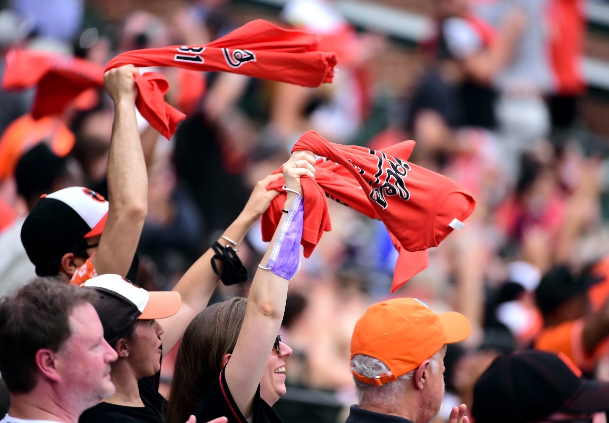 Fans Make a Welcome Return to MLB Stadiums - SI Kids: Sports News for ...