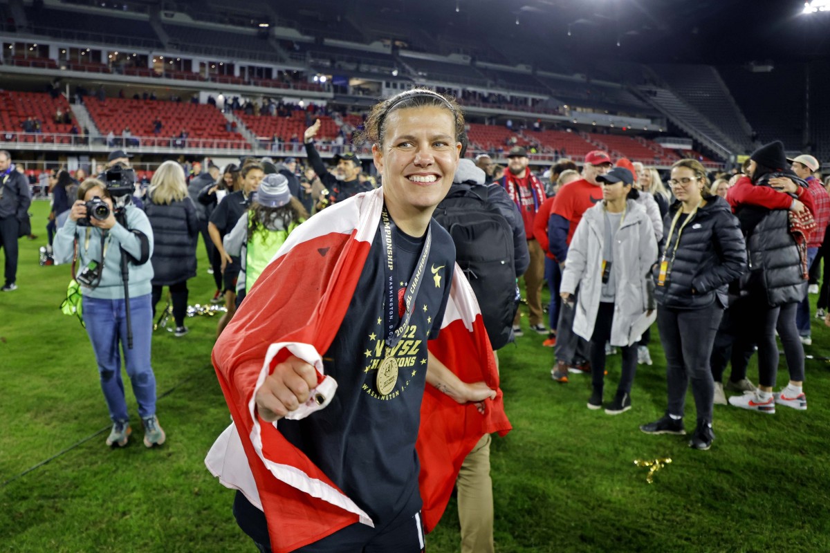 New Memoir Caps Off Christine Sinclair's Year to Remember - SI Kids ...